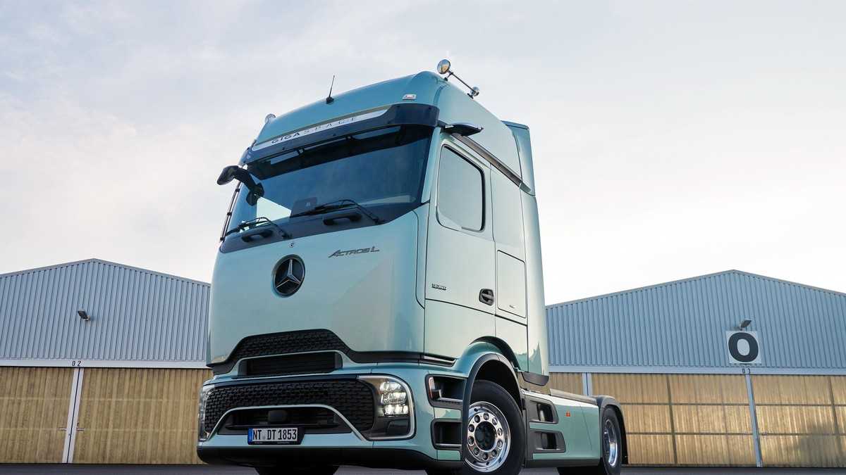 Mercedes-Benz Trucks: Neuer Mercedes Actros L in aerodynamischen Design ...